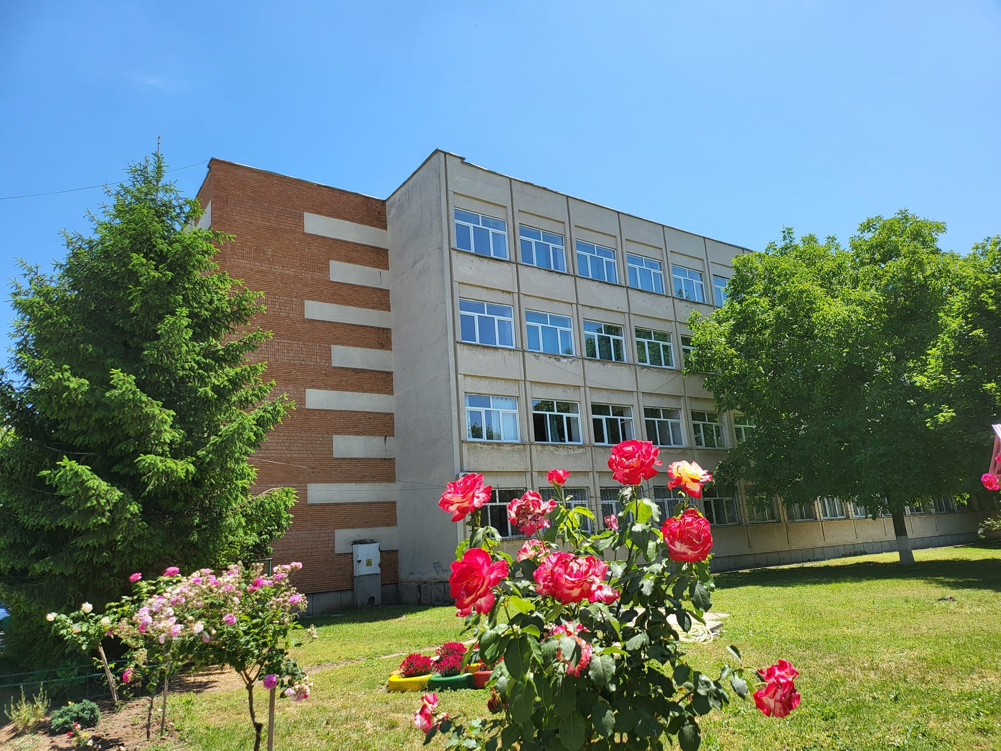 Ministrul dezvoltării a semnat contractele pentru reabilitarea Liceului ...